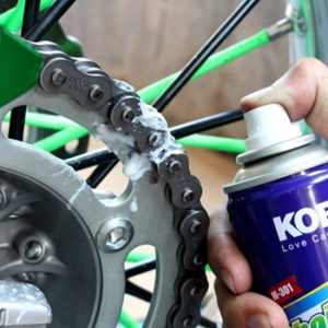 7 Best Motorcycle Chain Lubes - (Reviews & Guide 2022)